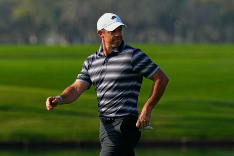 Lowry co-leader after second round in Dubai as McIlroy falls back