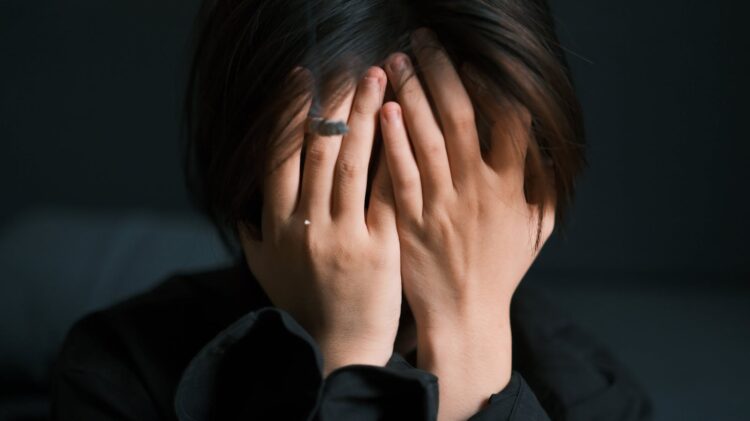 20 signs you're losing yourself in a relationship