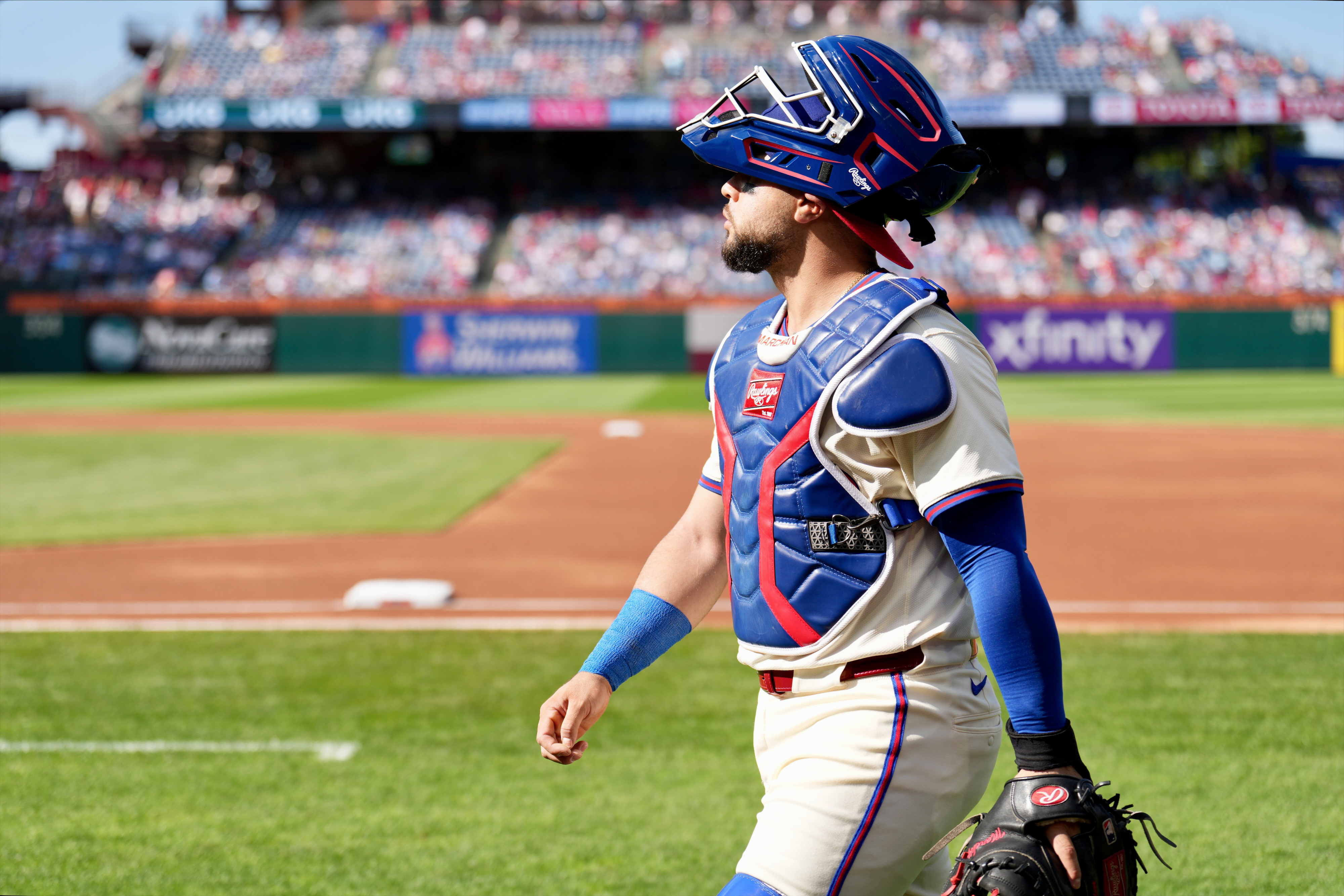 Who will be the Phillies’ starting catcher when pitchers and catchers ...