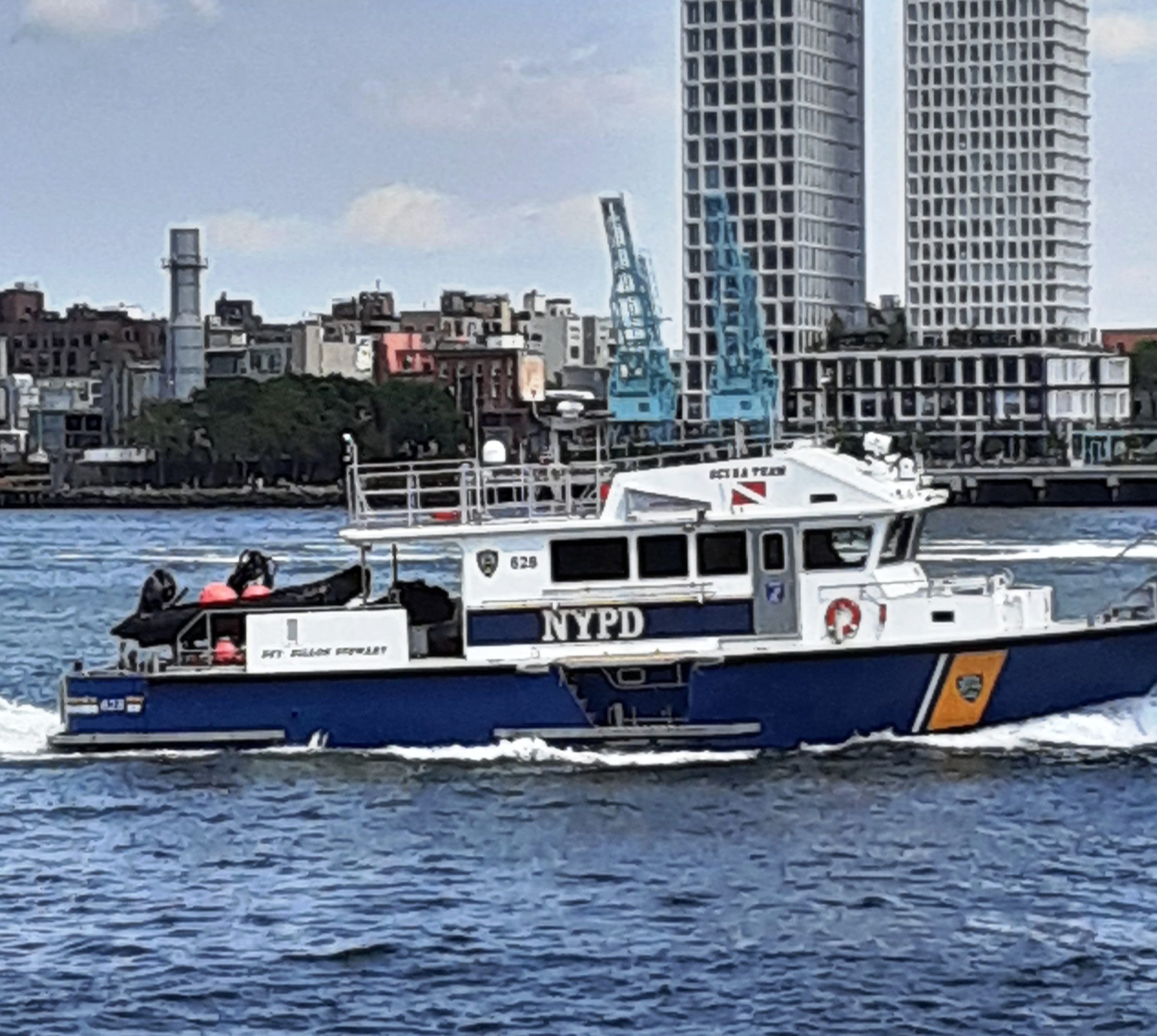 Hallan cadáver flotando en Harlem River de Nueva York