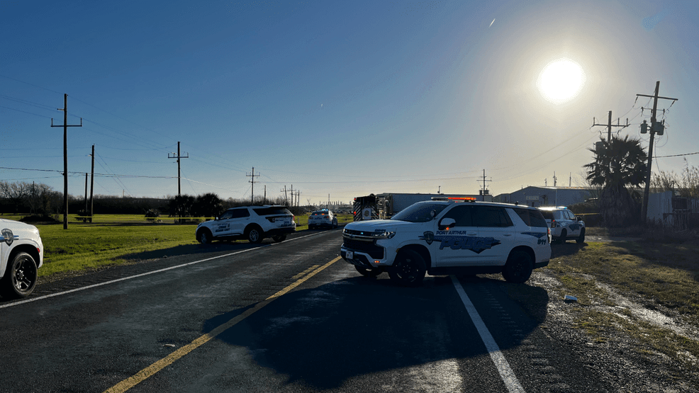 Man in pickup truck killed in collision with 18 wheeler on Highway 82 ...