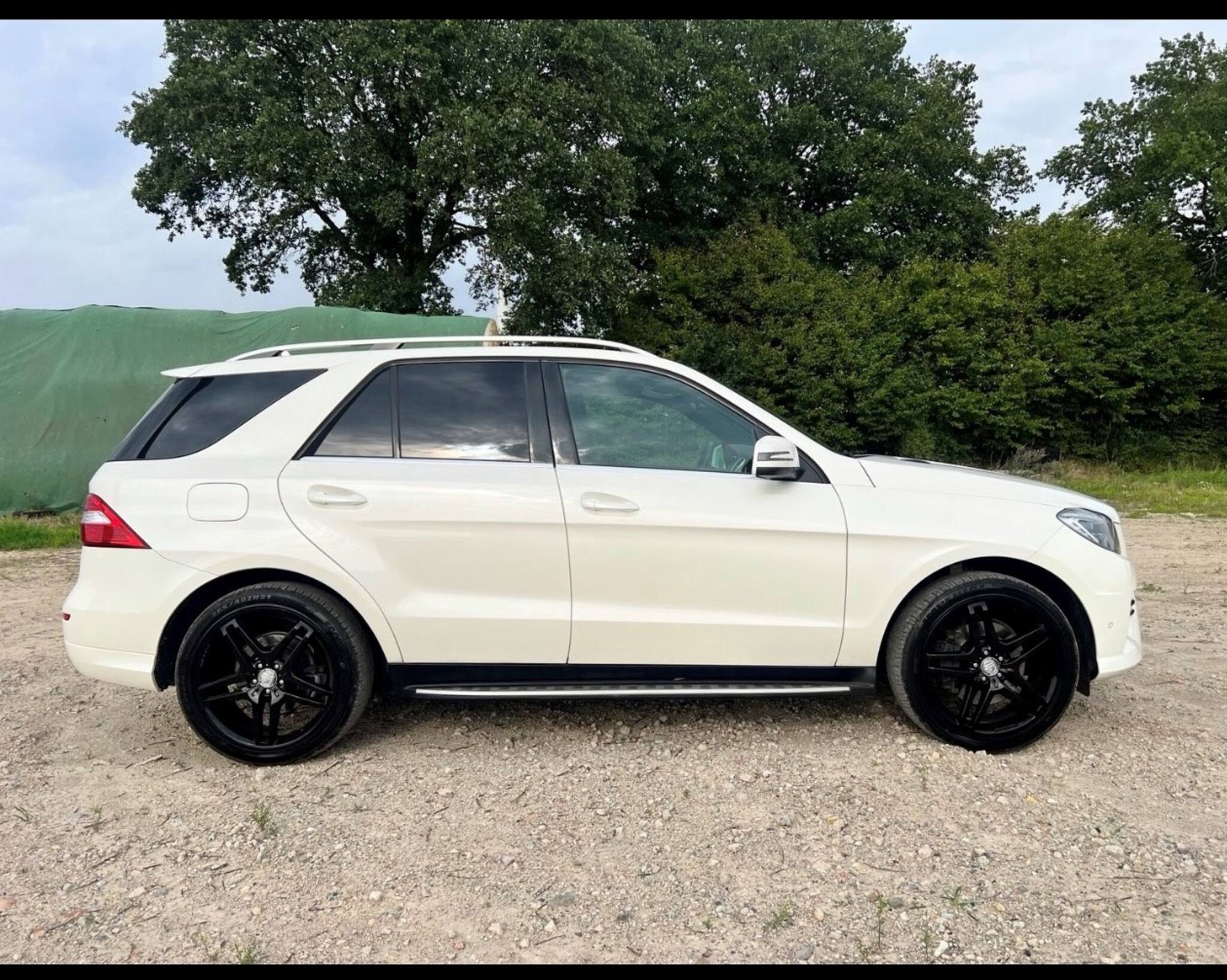 Diebstahl in Hannover-Badenstedt: Polizei fahndet nach weißem Mercedes ...