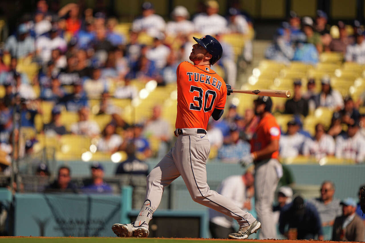 From hero to villain? Former Astros legend signs megadeal with heated rival