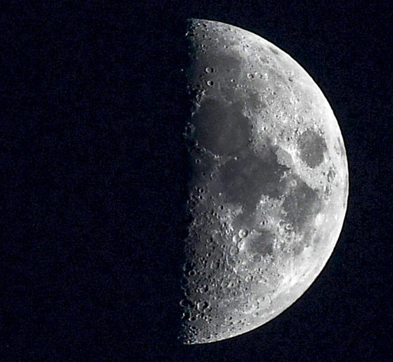 Moon, Saturn set to align in Michigan sky. When to see conjunction