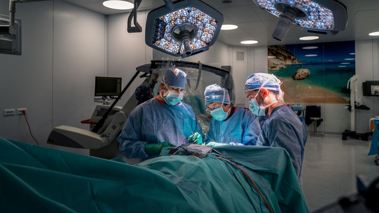 Mater Olbia, cresce il reparto di neurochirurgia: 1.400 interventi nel 2025