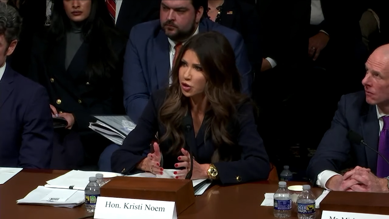 'Stop talking crazy': Kristi Noem demonstrates disrespect, sasses ...