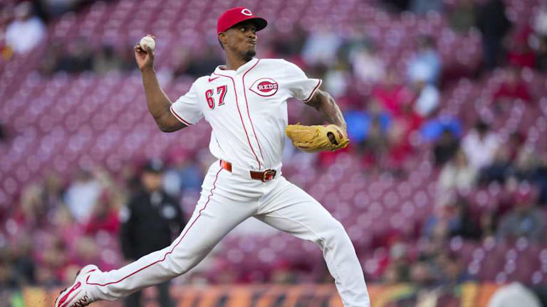 Cincinnati Reds trade reliever to Seattle Mariners to clear roster spot