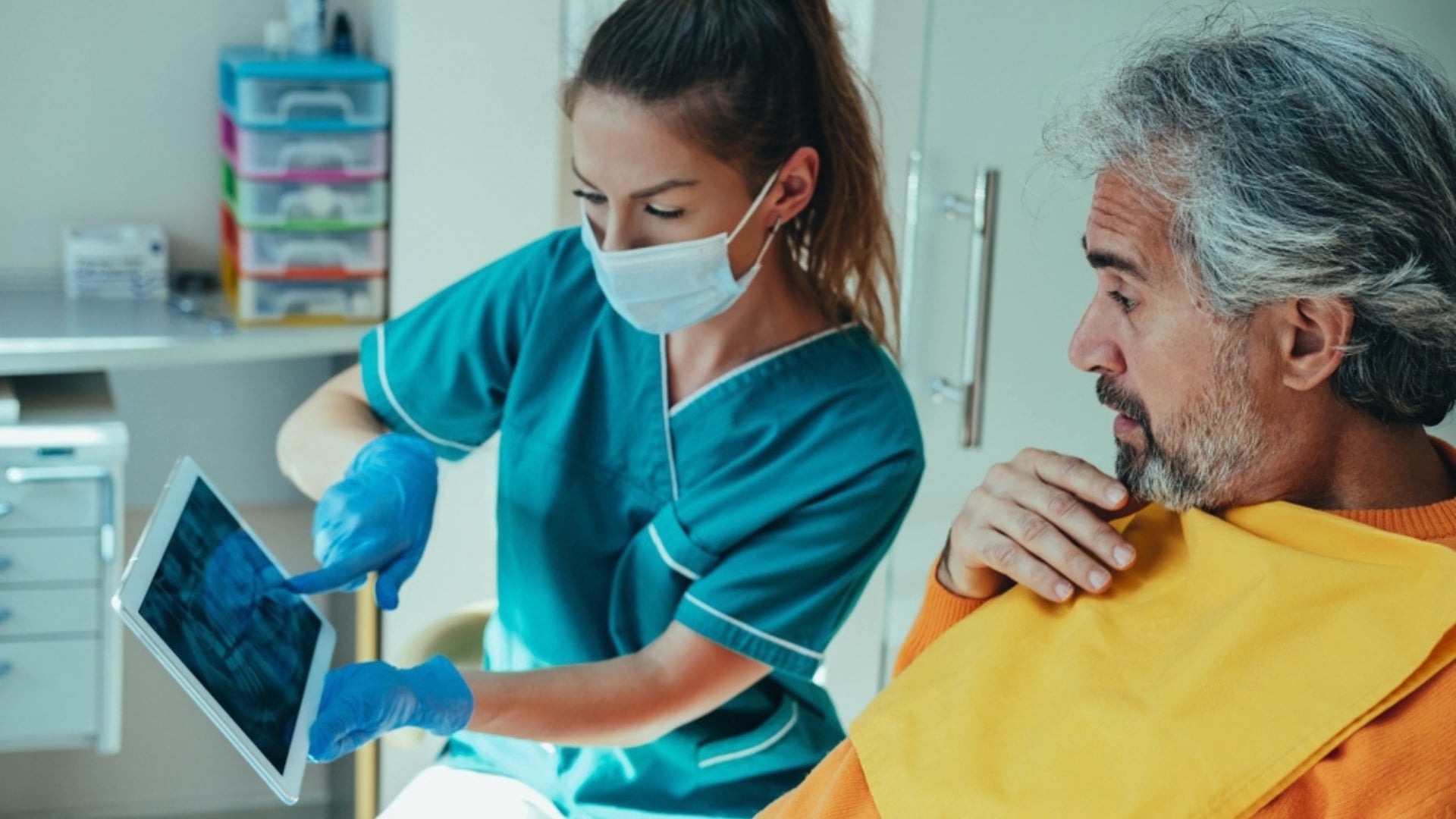 Scientists link 2 common dental issues to an 86% higher stroke risk