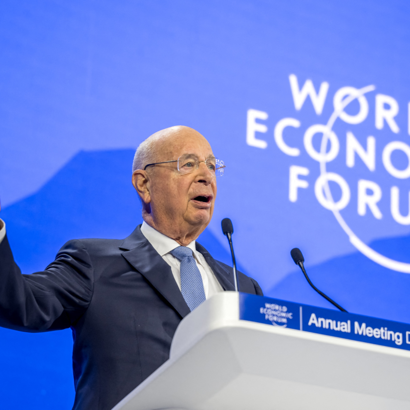 Klaus Schwab beim WEF-Treffen in Davos nicht dabei