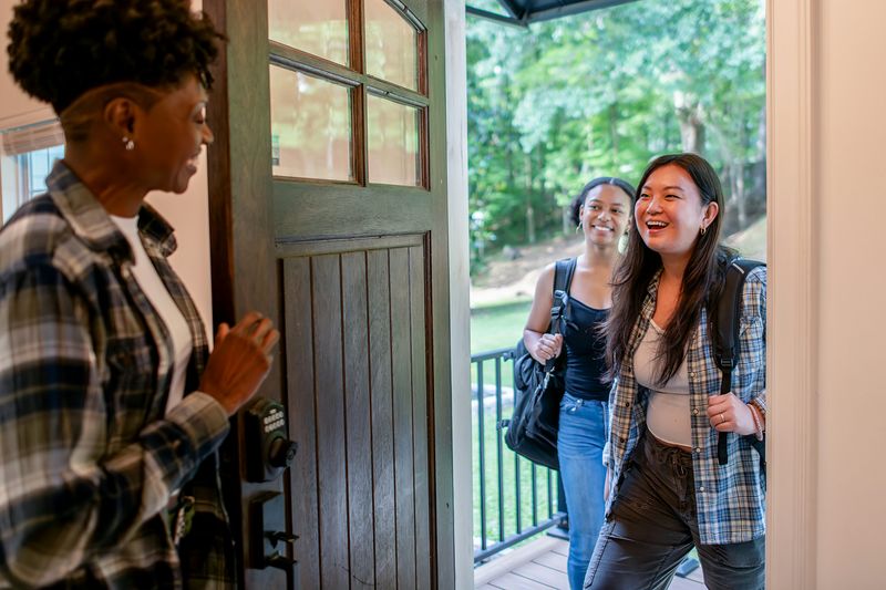If you do these 10 things, you're probably a rude house guest