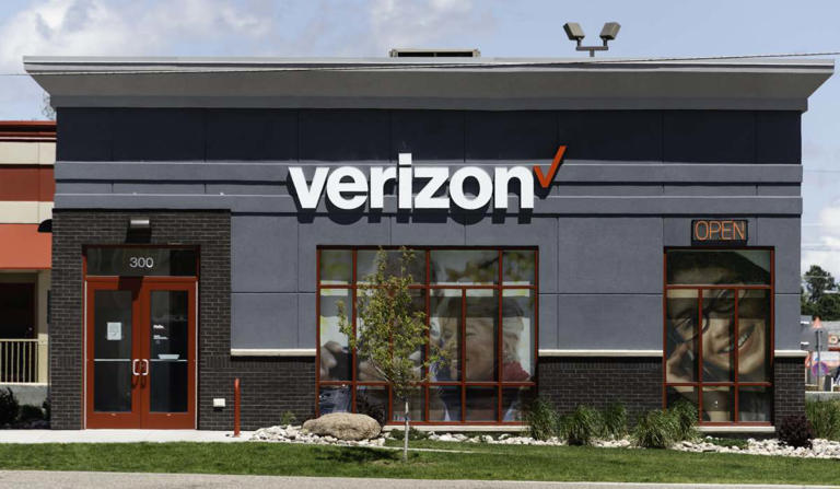 Verizon customers to get account credit as compensation — here's how to ...