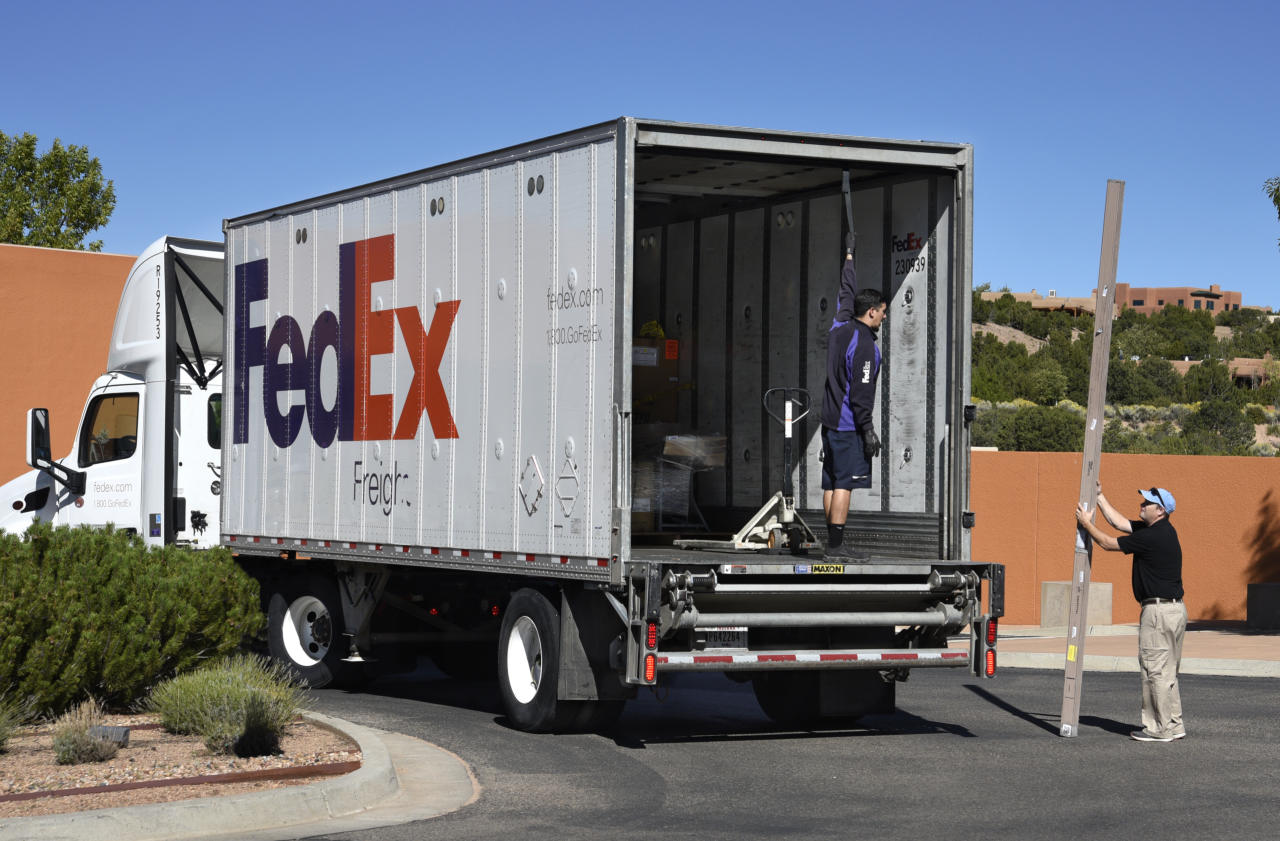 FedEx sets financing, board for FedEx Freight spinoff