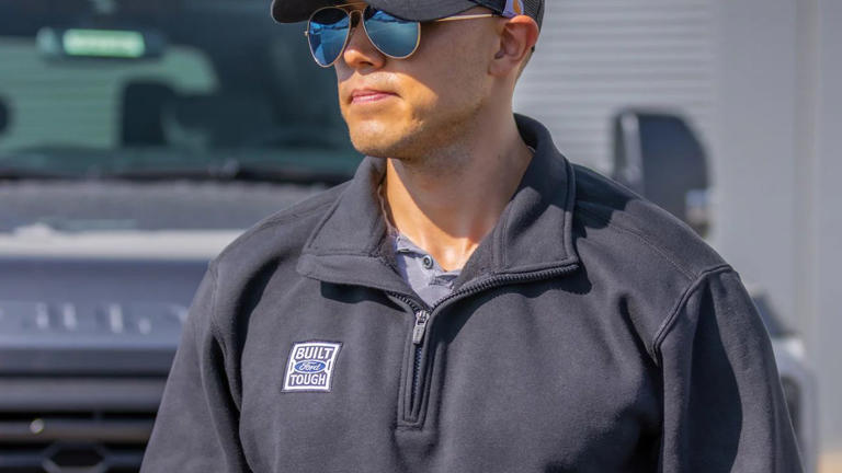 Ford is giving away Carhartt gear to attract new mechanics hires. That ...