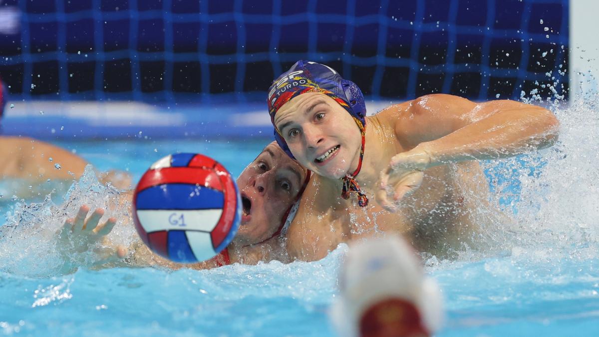 14-6. España pasa por encima de Montenegro en el inicio de la parte ...