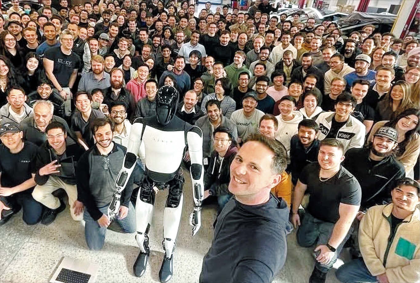 Hyundai Motor Group hires Tesla robotics chief for Boston Dynamics