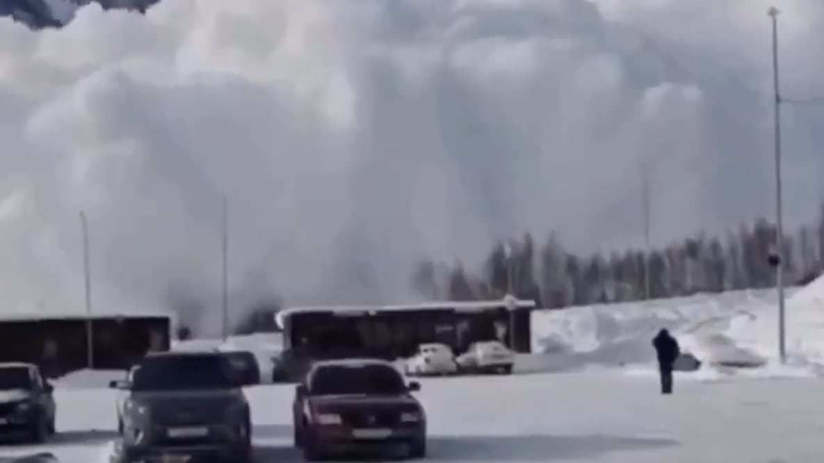 Terrifying video shows enormous avalanche engulfing ski resort