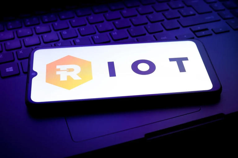 Riot signs AMD data center lease, funds Texas expansion with Bitcoin sale