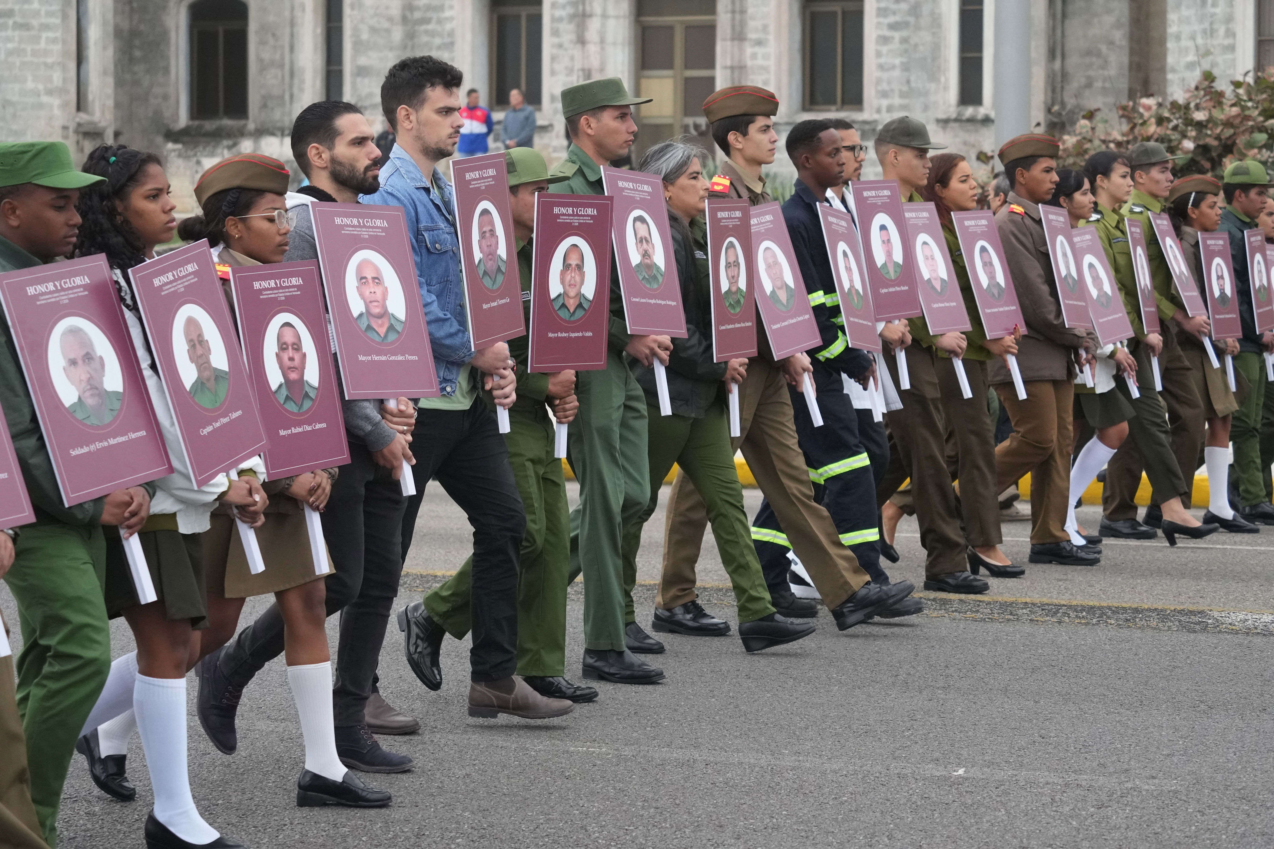 Cubanos marchan ante embajada de EEUU por muerte de 32 militares y Díaz ...