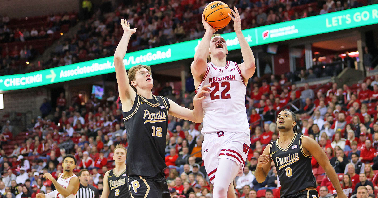 Wisconsin forward Austin Rapp hopeful to play against Rutgers