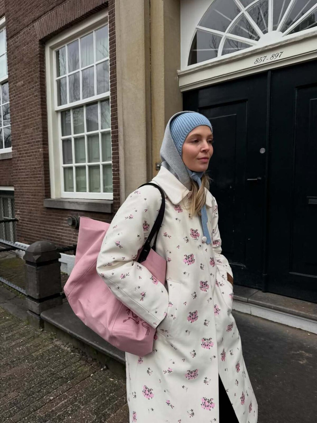 Parecen unos botines pero son las nuevas Converse de piel en color miel ...