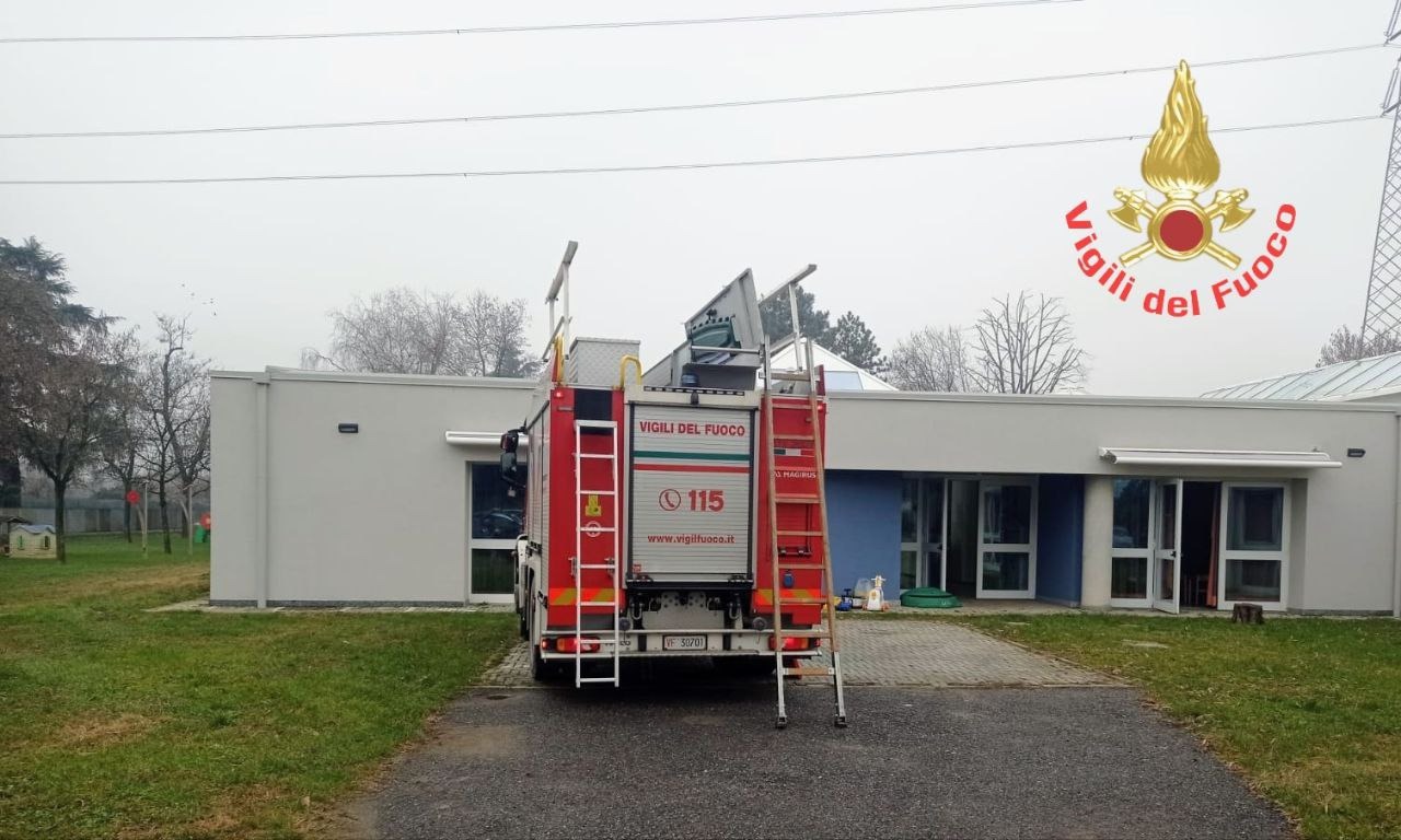 Seregno, incendio alla scuola Andersen: evacuati 130 bambini