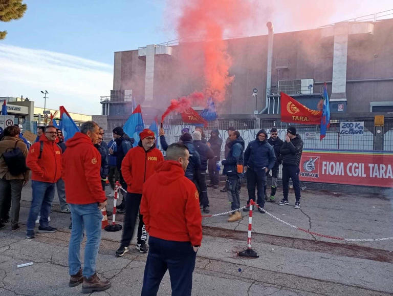 Vestas Italia, quarto giorno presidio a Taranto contro trasferimento a ...