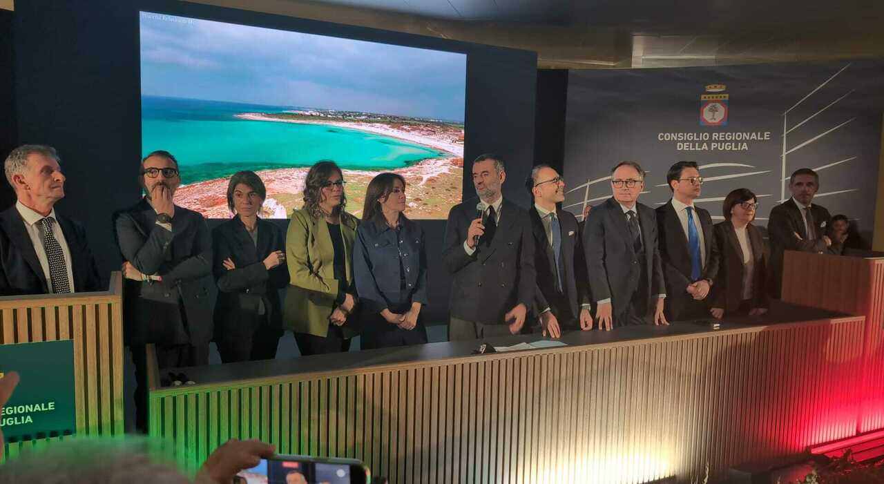 Ecco la giunta Decaro, resta fuori Matarrelli. C'è Di Sciascio. I nomi ...