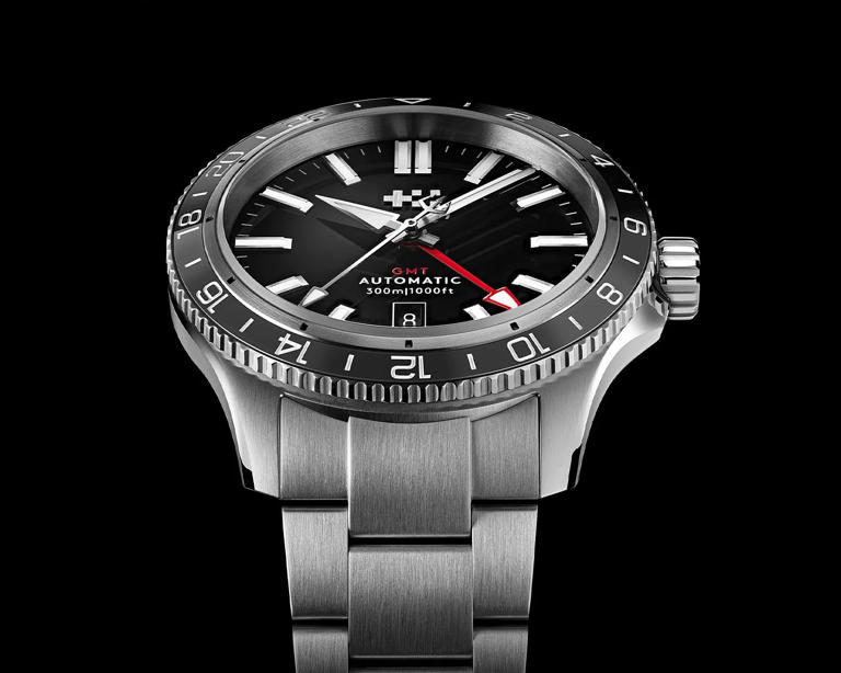 Christopher Ward quietly launches an affordable GMT with Rolex 'Bruce ...