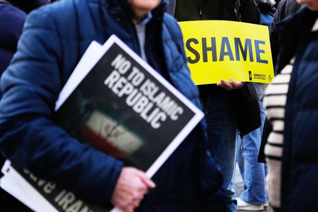 Iranian students at UVM protest against violent crackdown ...
