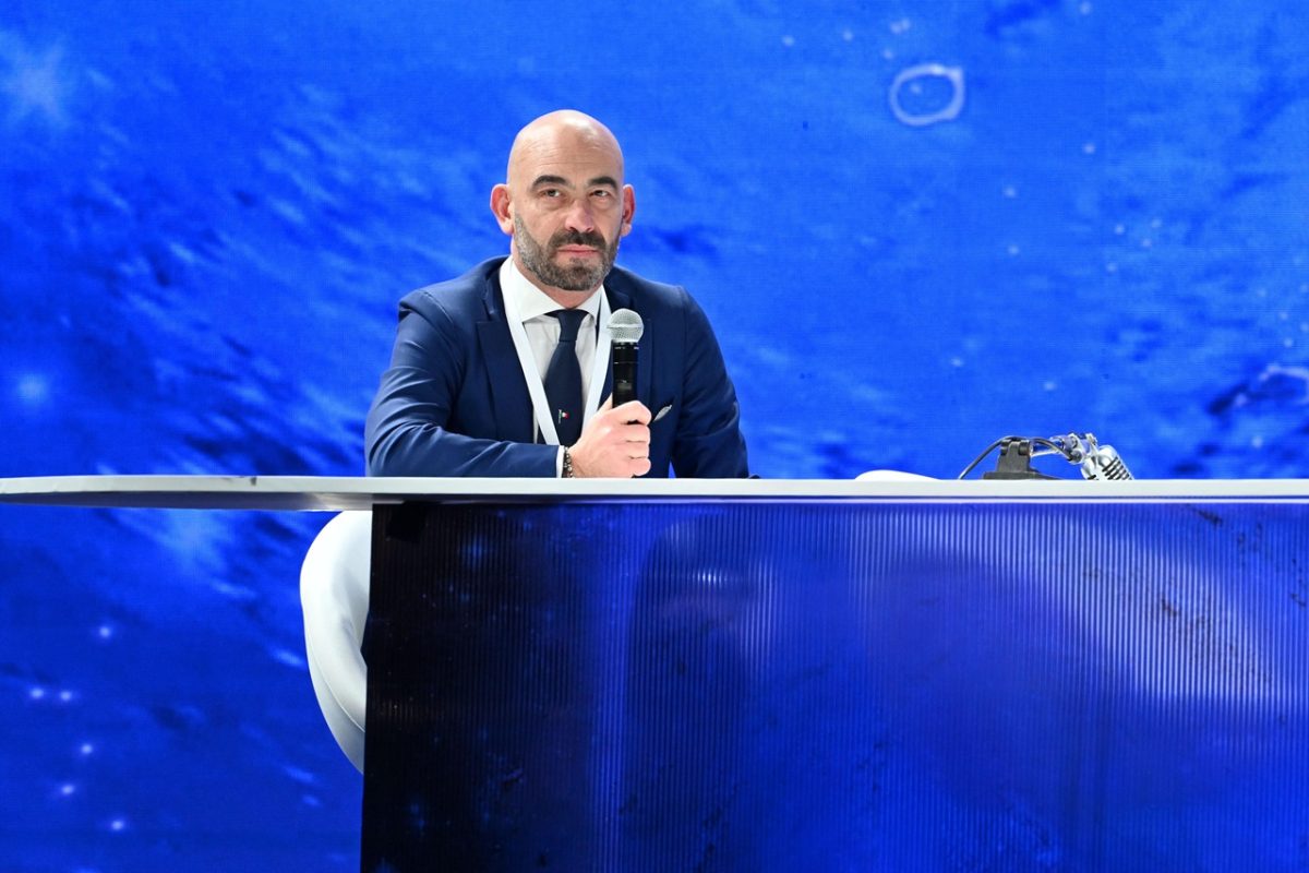 Bassetti contro Belen: «Uscita infelice se parla del vaccino anti-Covid»