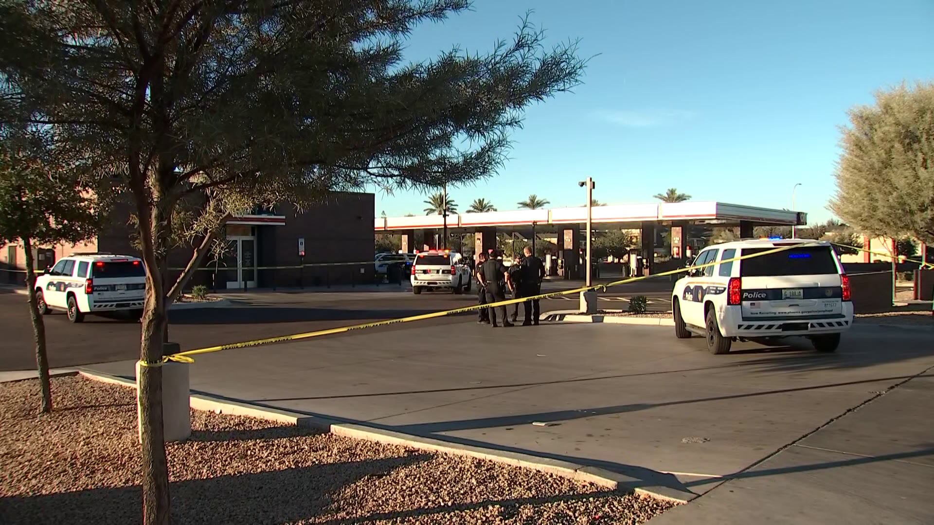 Man dies after shooting outside QuikTrip store in east Phoenix