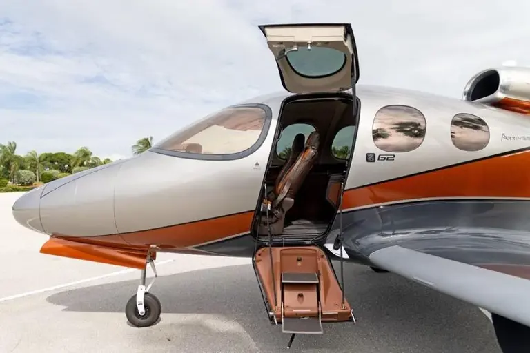 This 2020 Cirrus SF50 G2+ Vision Jet Is a Potentially Life-Changing ...