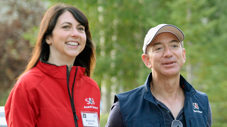 Jeff Bezos' ex-wife MacKenzie Scott gives Donald Trump subtle middle ...