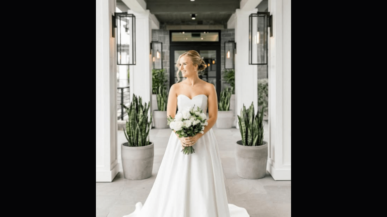 10 photos of Kyle Tucker's wife, Samantha: Age, how they met, wedding ...