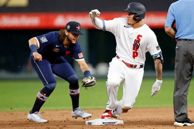 Mets sign $126 million All-Star shortstop to play third base: reports