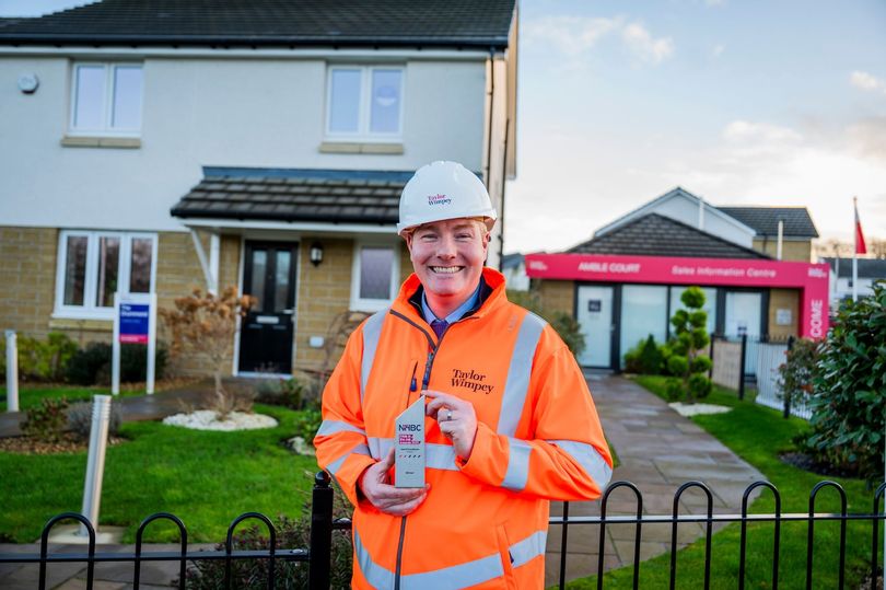 Taylor Wimpey site manager scoops prestigious award in East Kilbride