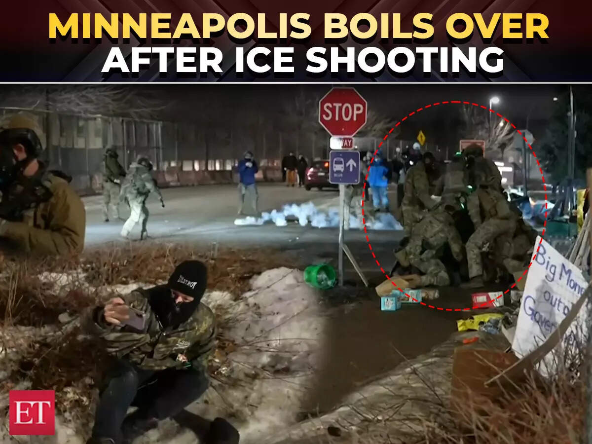 'Renee Good, ICE bad' | Tear gas, umbrellas, gunfire: Minneapolis clash ...