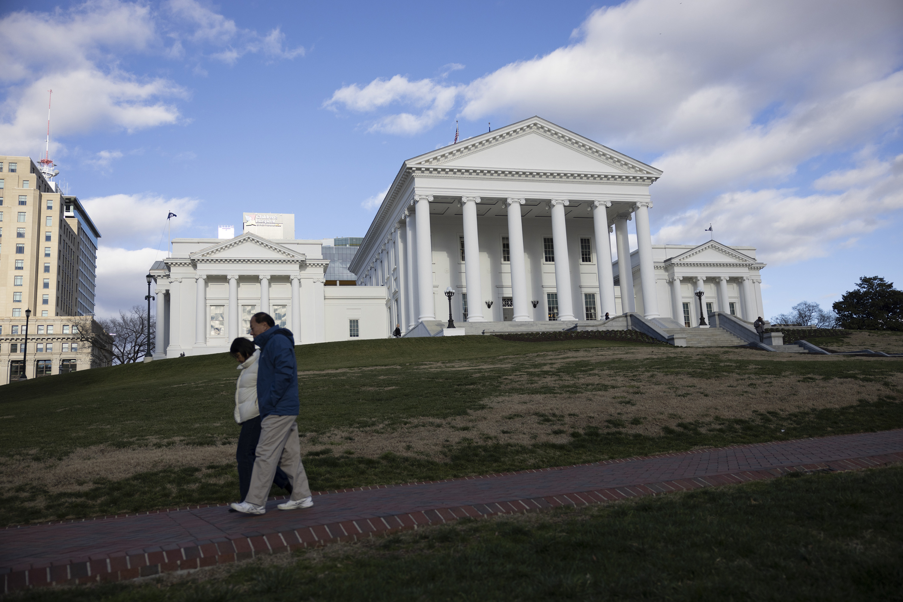 Virginia lawmakers back redrawing congressional maps, paving the way ...
