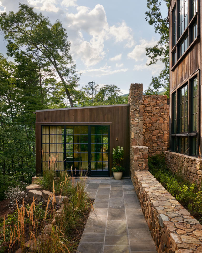 Looking for More Space, a Tennesee Couple Built a Stylish Backyard ...