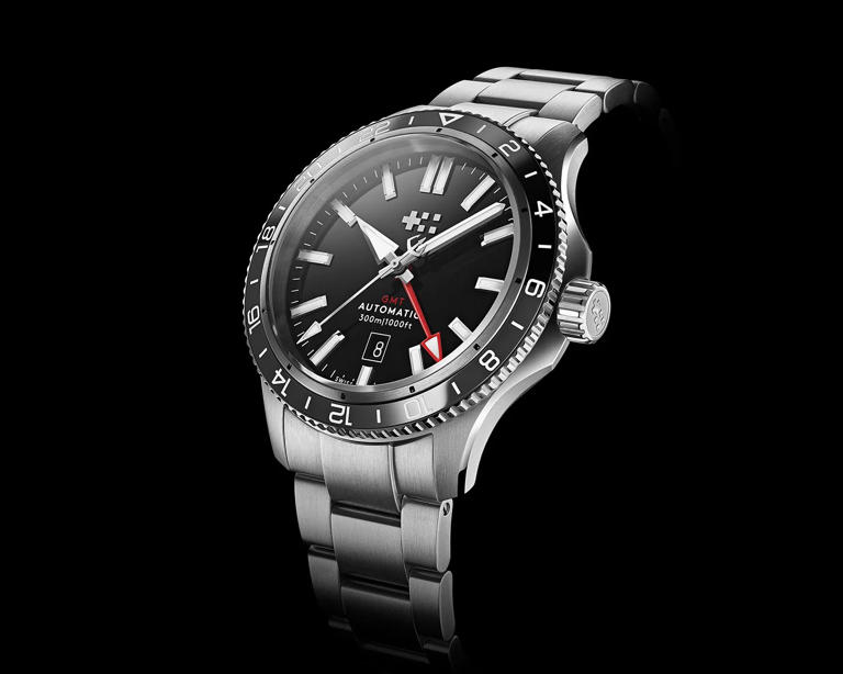 Christopher Ward quietly launches an affordable GMT with Rolex 'Bruce ...