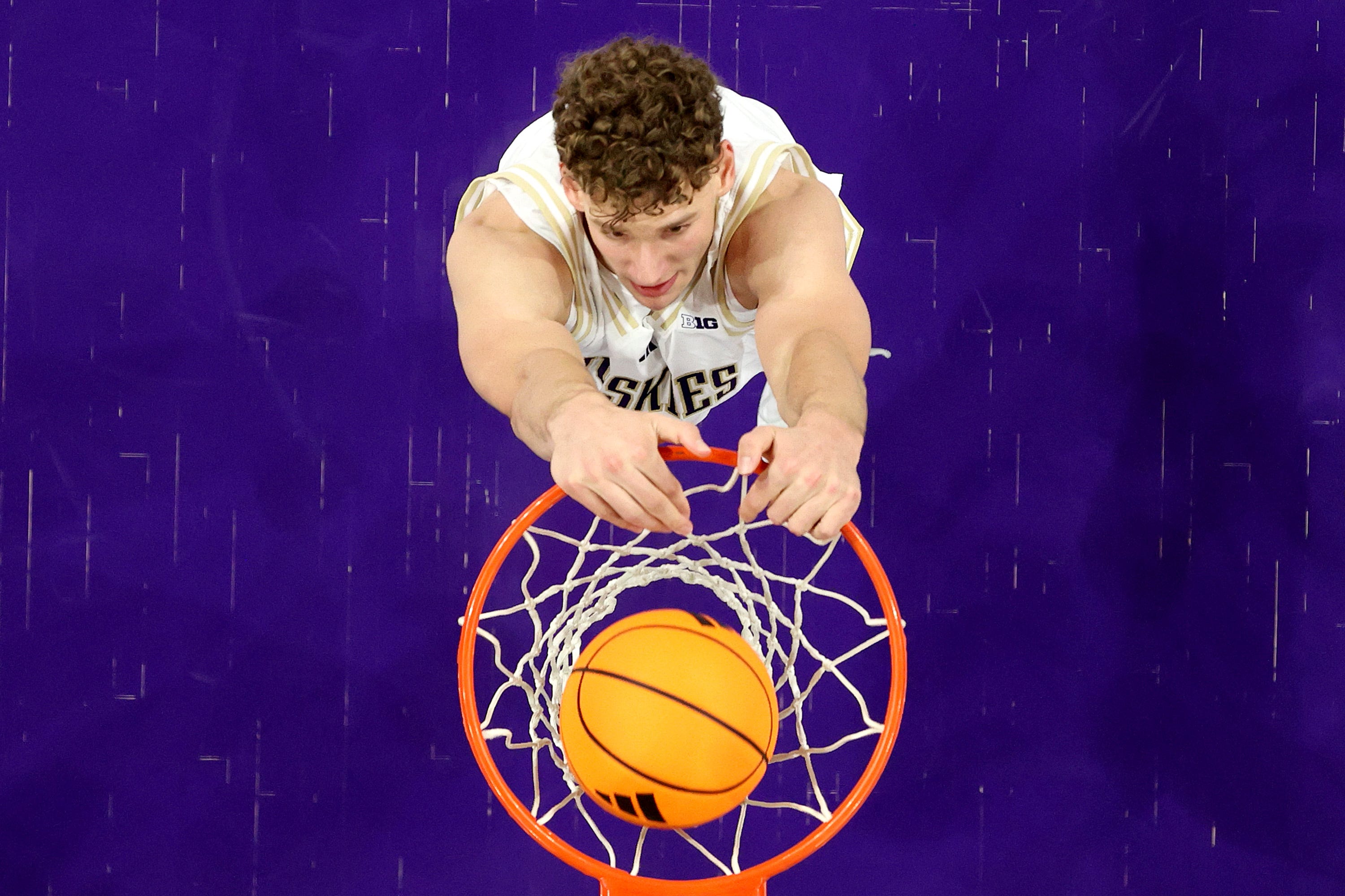 Oregon vs. Washington: College basketball betting odds, pick