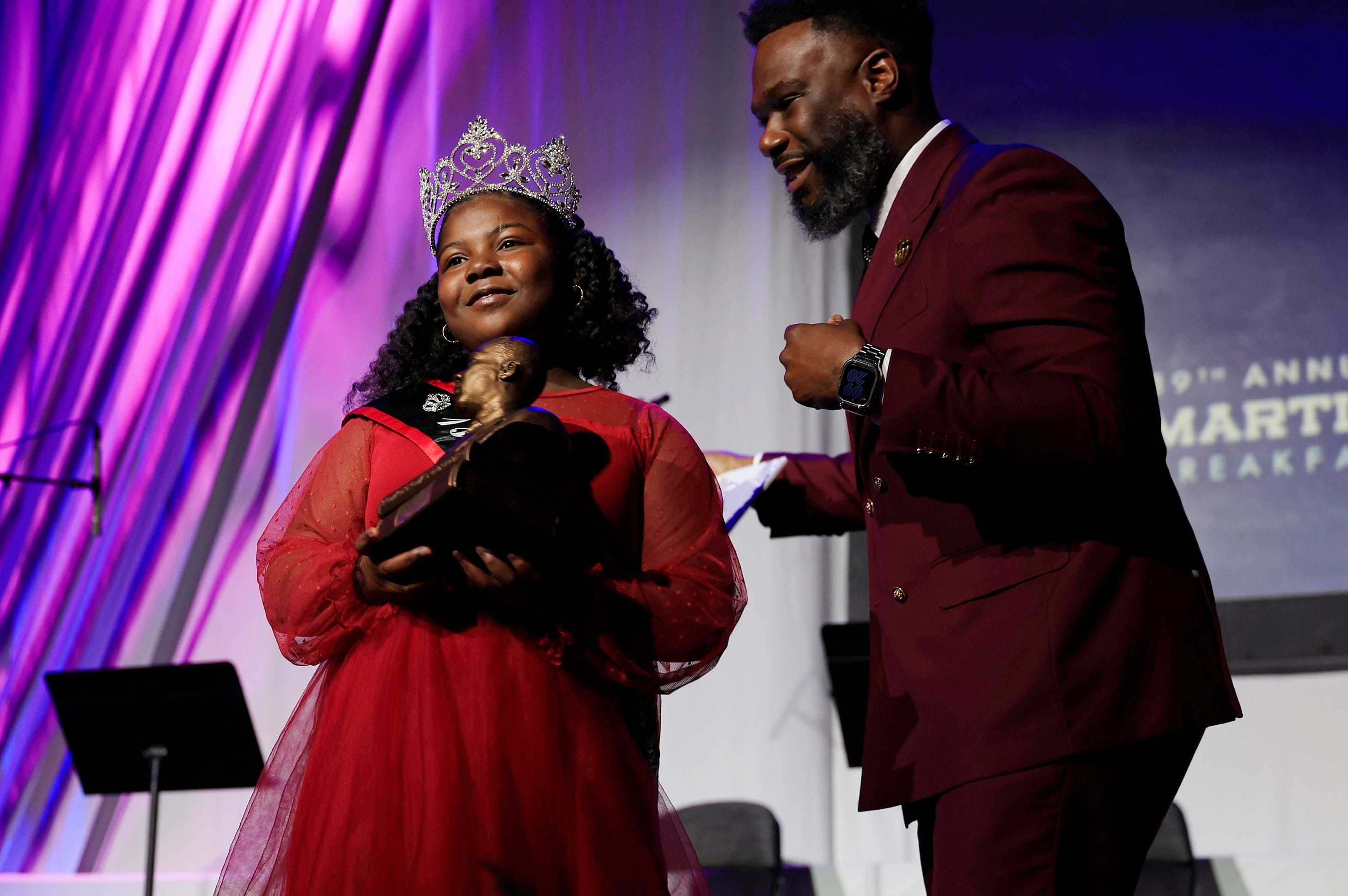 Jacksonville youth echo MLK ― 'walk with courage' ― in words and art