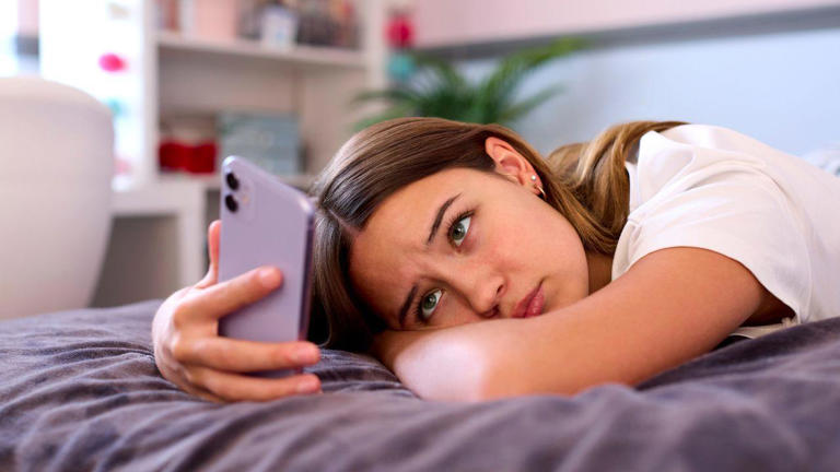 5 coisas que todo mundo faz no celular, mas finge que não