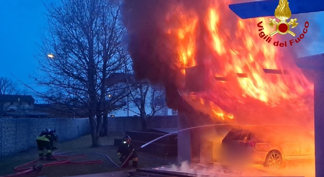 Incendio distrugge un garage con un'auto, una bicicletta e le batterie ...