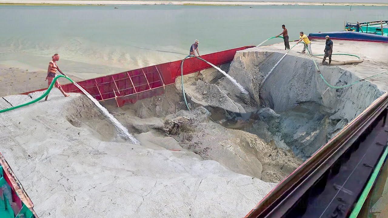 Ingenious method to unload sand from huge barge