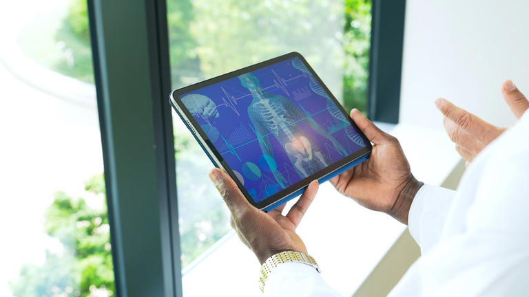 VB Spine to acquire Robotron’s SpineHawk spinal visualisation platform