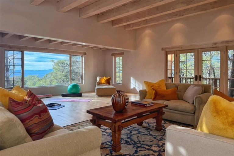 El reto de vender por 5,7 millones la casa donde encontraron muerto a ...