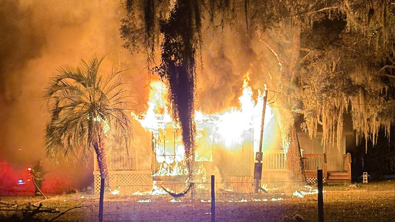 Smoking materials may have sparked fire that burned Lecanto mobile home ...