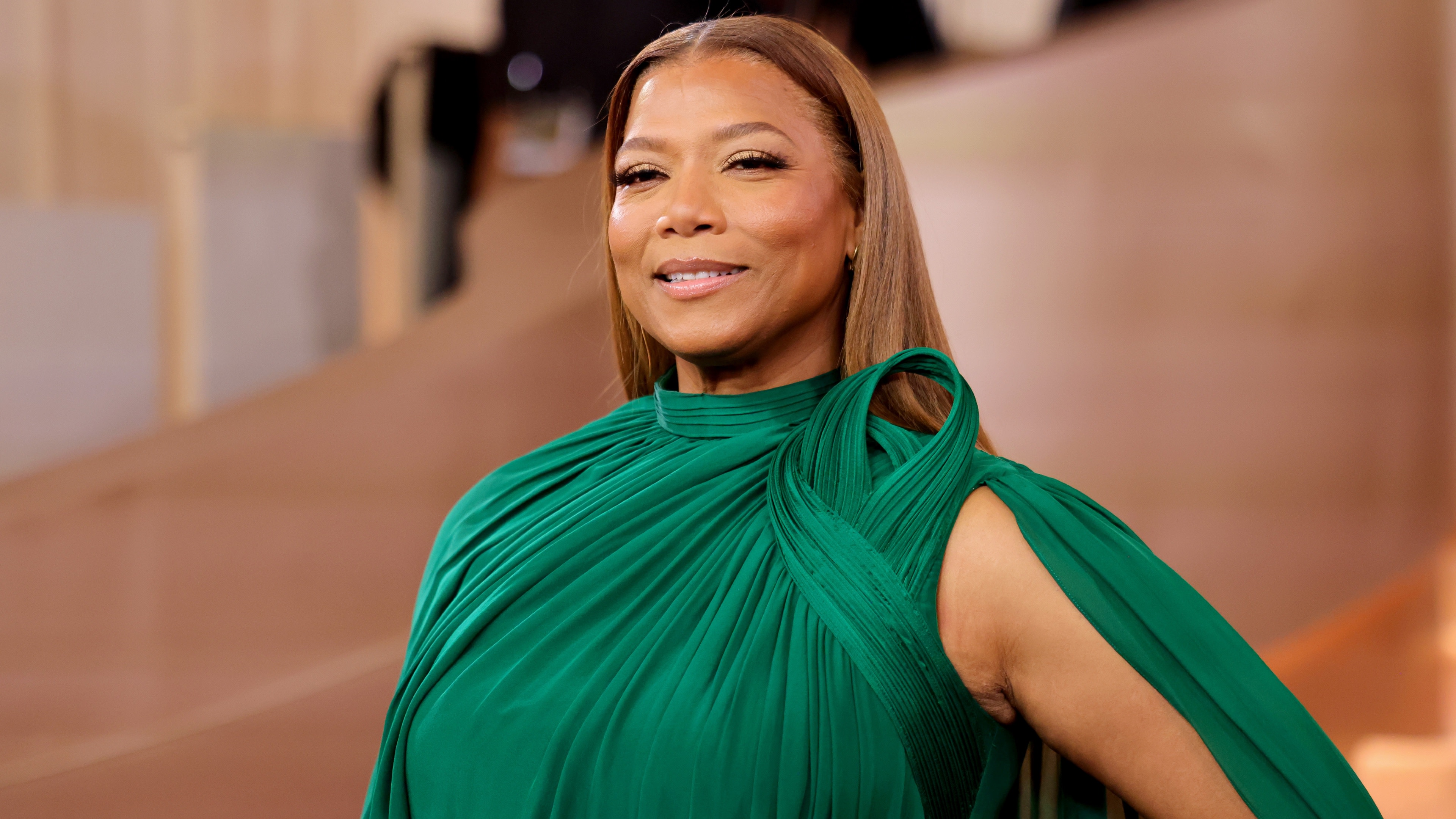 Queen Latifah collaborates with country superstars on a classic song re ...