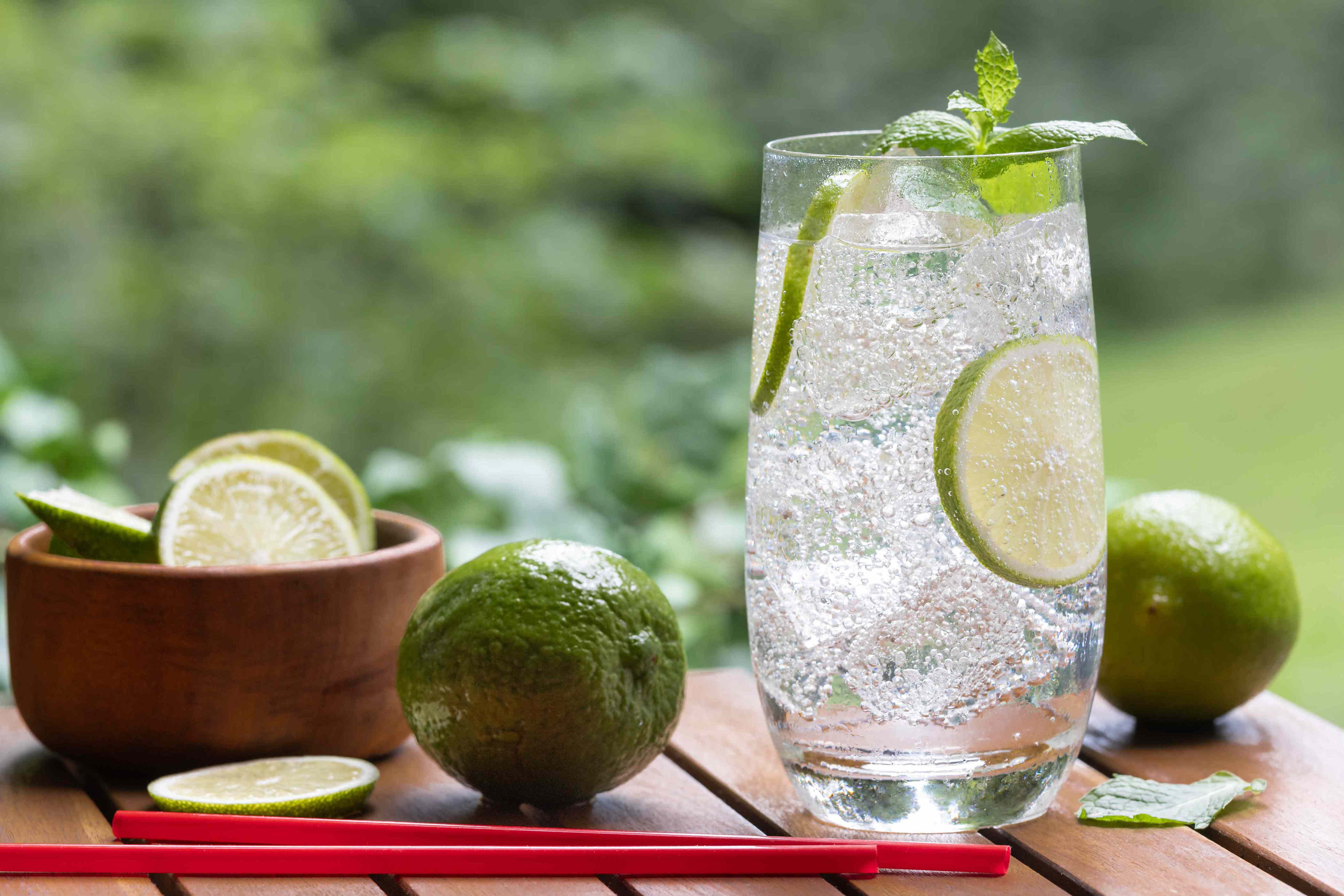 What's the difference between seltzer, club soda, and sparkling water?